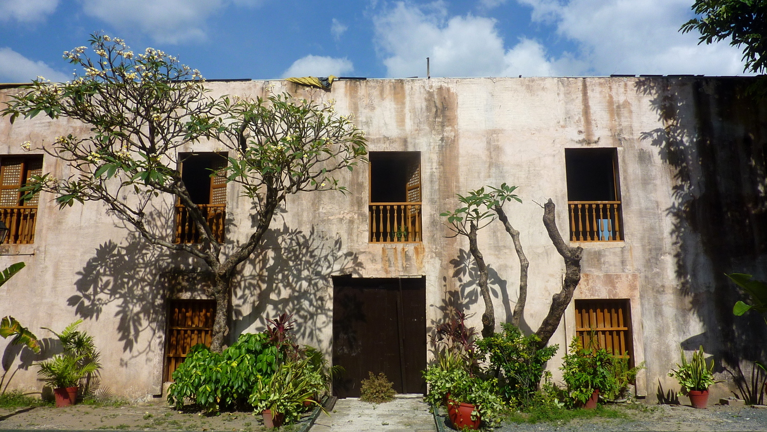 Intramuros - Manila's Walled City - the drifting winemaker